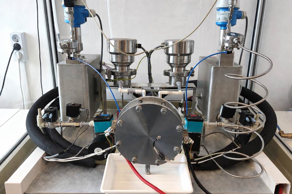 Green hydrogen electrolyzer technology development advances with new ...